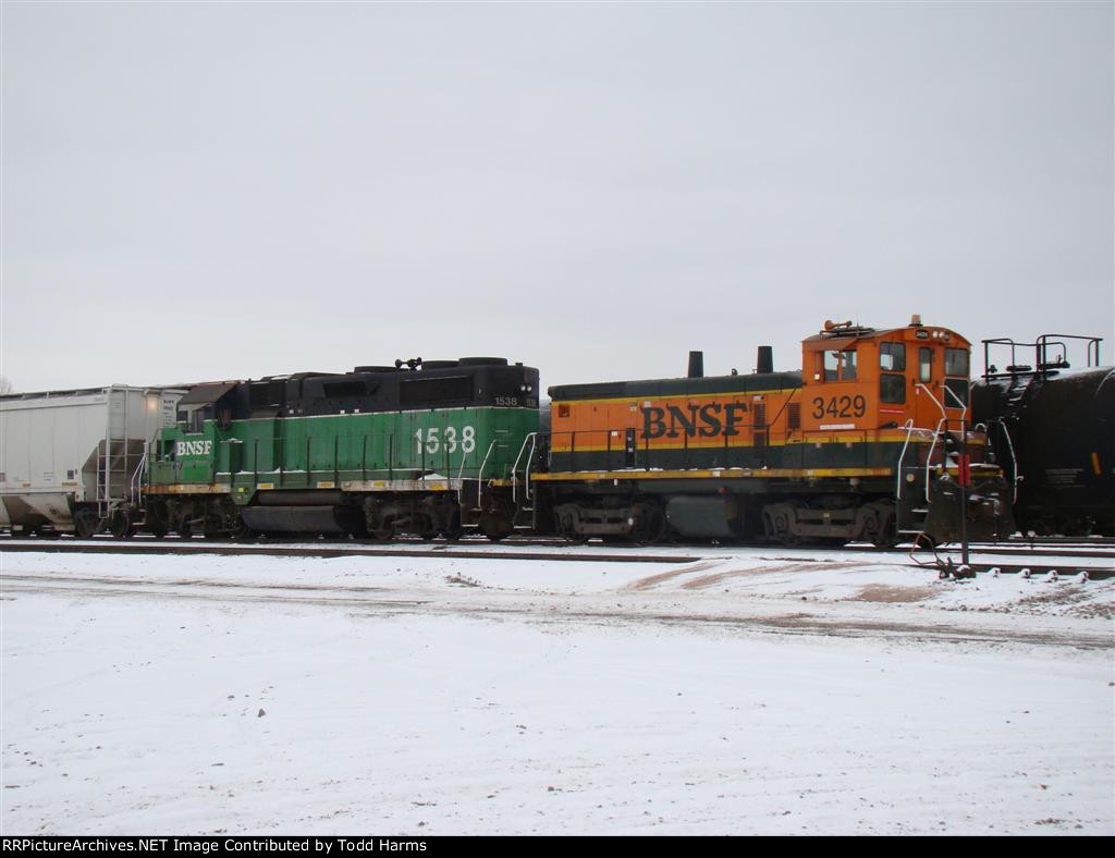 BNSF 1538